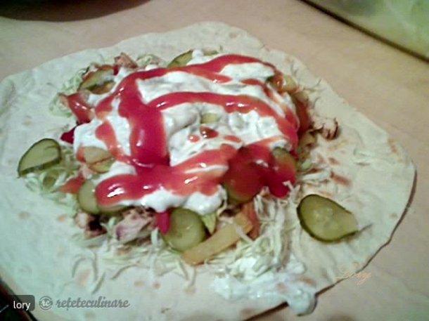 Shaorma Cu Piept De Pui | Aperitive | Reteteculinare.RO