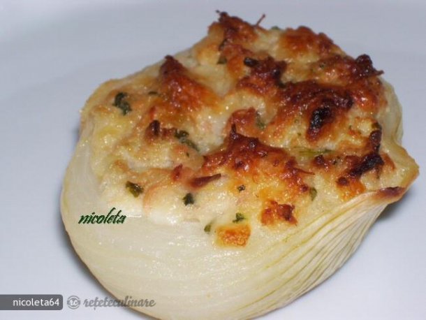 Ceapa Umpluta cu Ton si Mozzarella | Mancaruri cu peste | Reteteculinare.RO