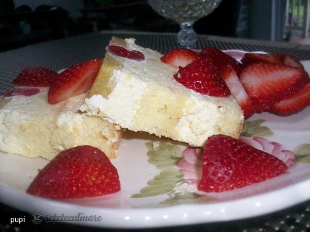 Prajitura cu Ananas | Dulciuri | Reteteculinare.RO