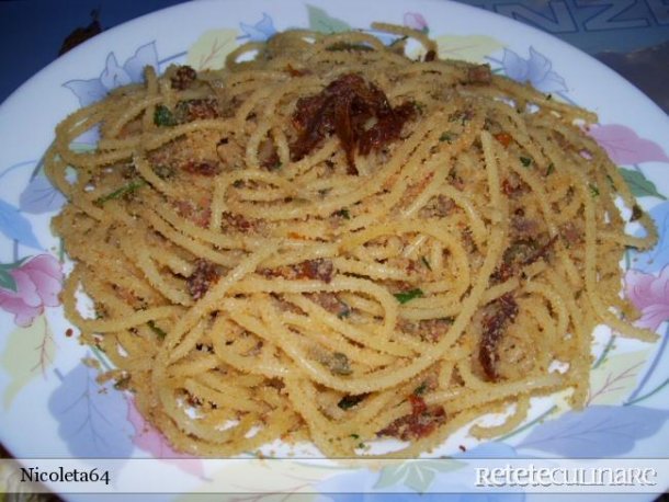 Spaghete Cu Pesmet, Rosii Uscate Si Hamsii | Paste | Reteteculinare.RO
