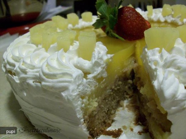 Tort de Ananas | Dulciuri | Reteteculinare.RO