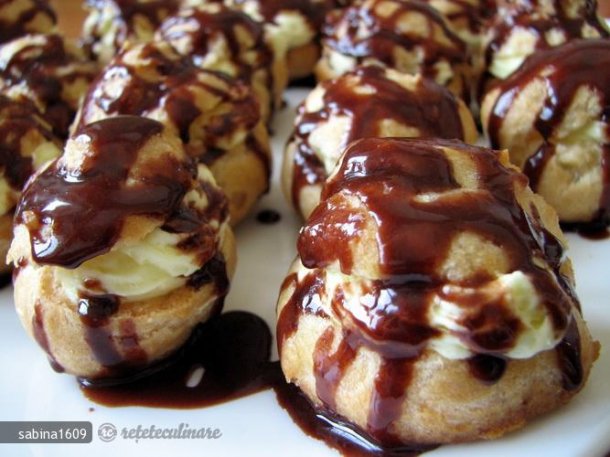 Profiterol | Dulciuri | Reteteculinare.RO