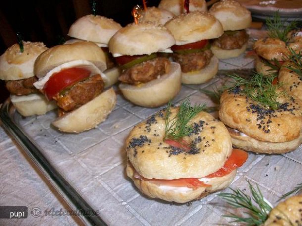 Mini Hamburgeri | Aperitive | Reteteculinare.RO