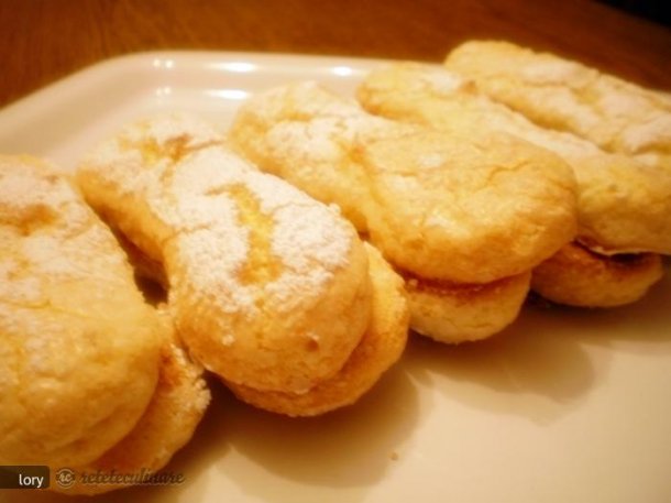 Piscoturi de Sampanie | Dulciuri | Reteteculinare.RO