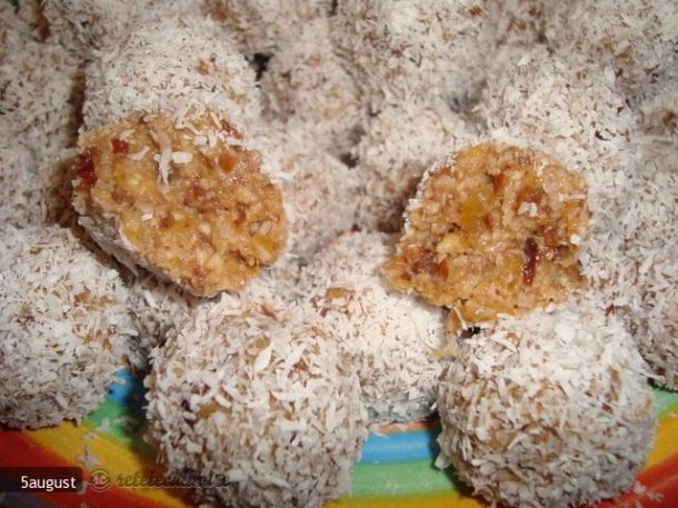 Bomboane Din Fructe Deshidratate | Dulciuri | Reteteculinare.RO