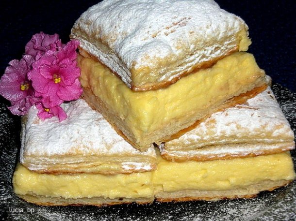 Cremsnit Rapid cu Crema de Vanilie | Dulciuri | Reteteculinare.RO