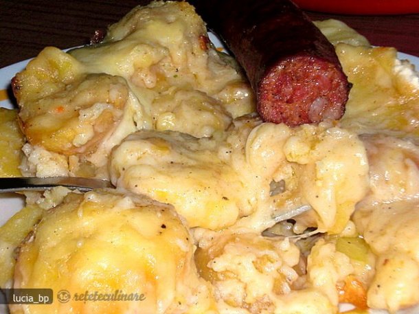 Carnati Prajiti la Cuptor cu Cartofi Gratinati | Fripturi ...