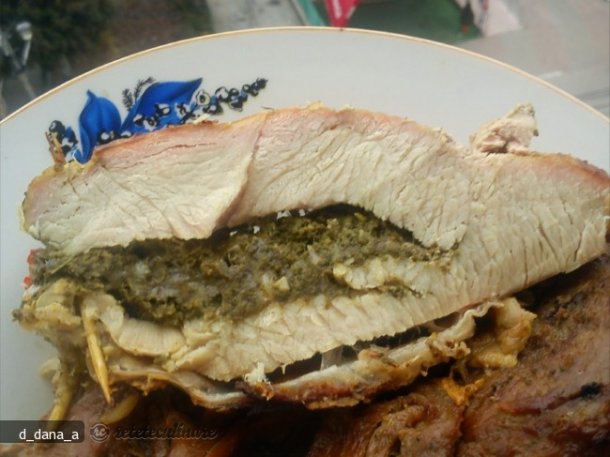 Piept de Curcan Umplut | Fripturi | Reteteculinare.RO