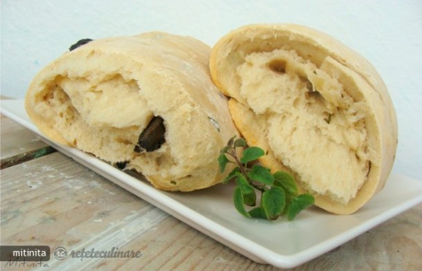 Paine Greceasca cu Oregano si Masline | Produse de panificatie si ...