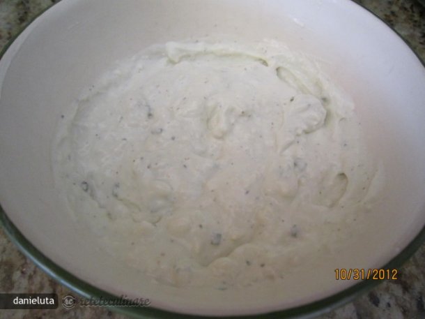 Sos cu Blue Cheese si Usturoi | Sosuri | Reteteculinare.RO