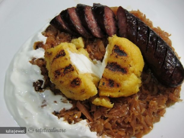 Bulz Ciobanesc cu Varza Calita | Mancaruri cu carne | Reteteculinare.RO