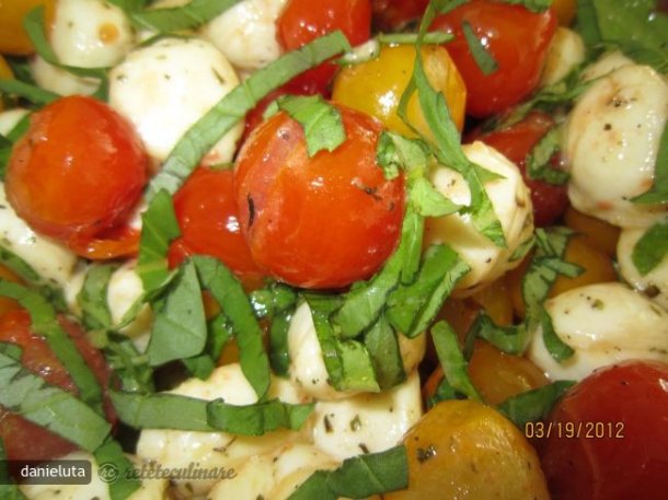Salata Caprese | Salate | Reteteculinare.RO