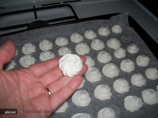 Bezele Simple | Dulciuri | Reteteculinare.RO