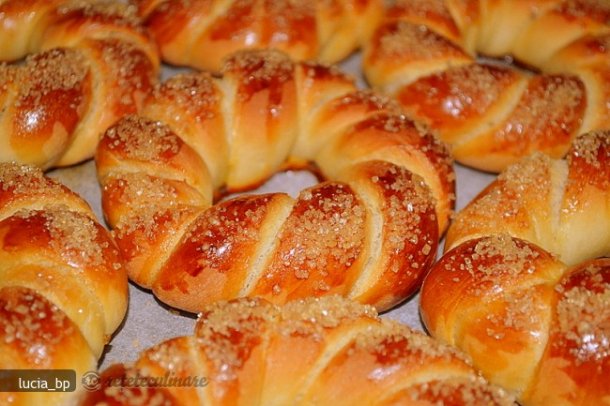 Colacei Bucovineni | Dulciuri | Reteteculinare.RO