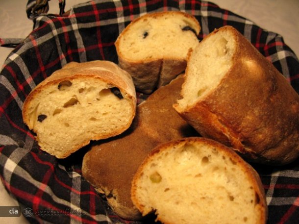 Ciabatta cu Masline | Produse de panificatie si patiserie | Reteteculinare.RO