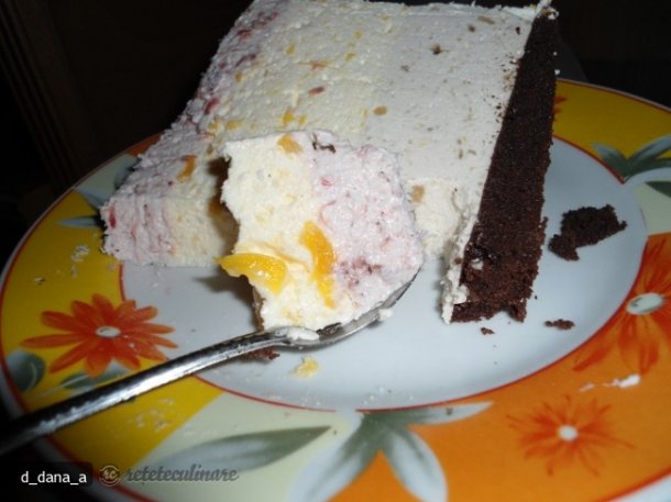 Tort Mousse de Fructe | Dulciuri | Reteteculinare.RO