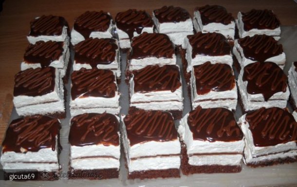 Prajitura After Eight | Dulciuri | Reteteculinare.RO