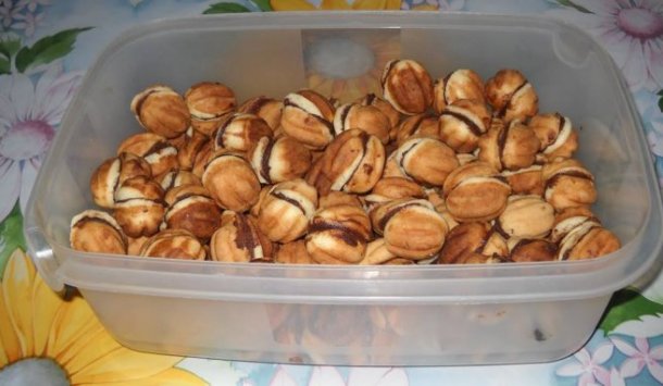 Nuci umplute | Dulciuri | Reteteculinare.RO