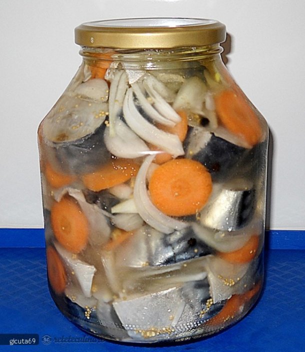 Macrou Marinat la Rece | Mancaruri cu peste | Reteteculinare.RO