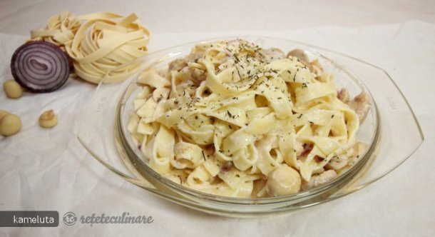 Tagliatelle cu Sos Alb si Ciuperci | Paste | Reteteculinare.RO