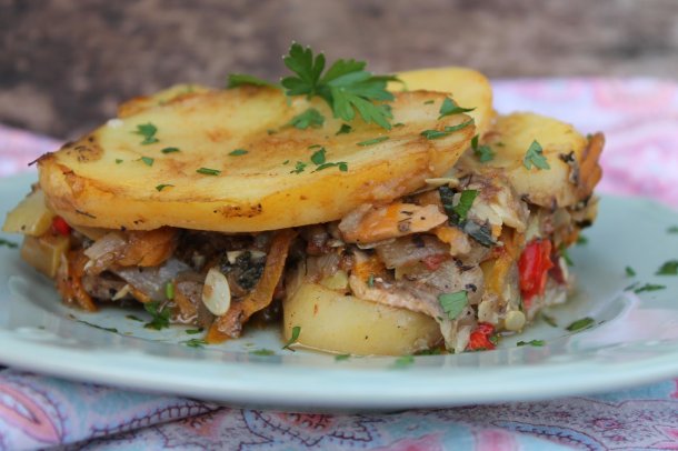 Musaca de post cu cartofi | Mancaruri cu legume si zarzavaturi ...