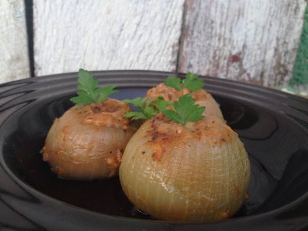 Ceapa umpluta cu ciuperci | Mancaruri cu legume si zarzavaturi ...